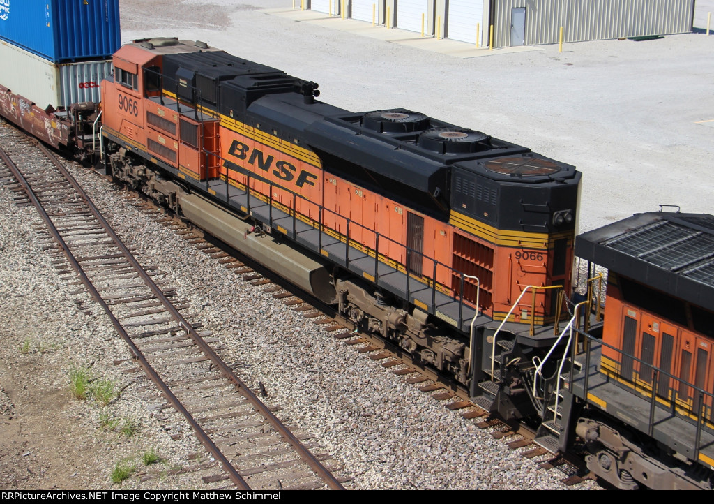 BNSF 9066